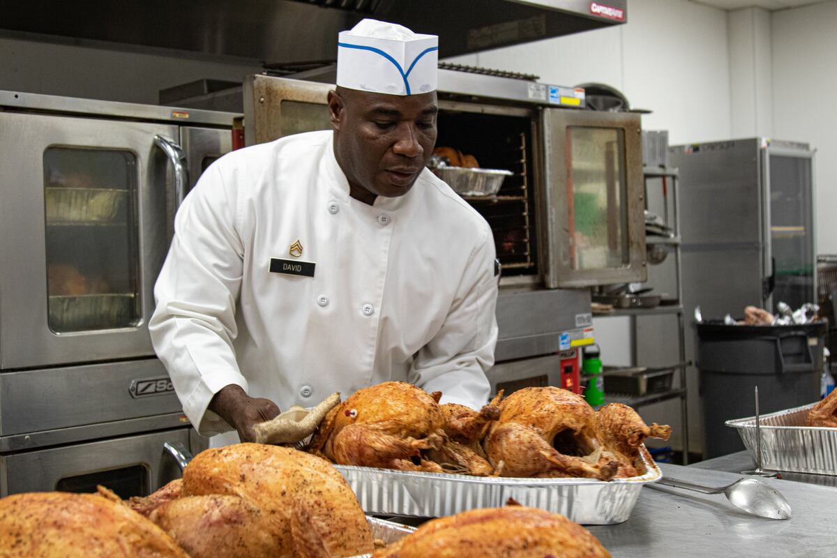 Fort Carson cooks work overtime to prep Thanksgiving meals for charity