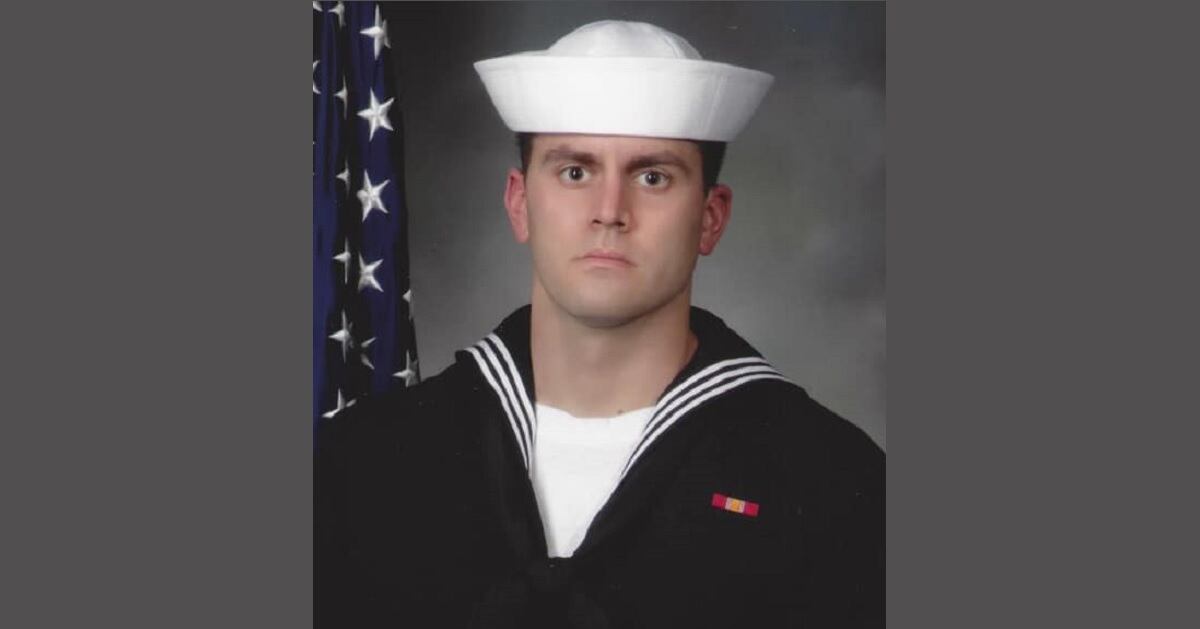 Sailor dies after rescue swimming mishap in training