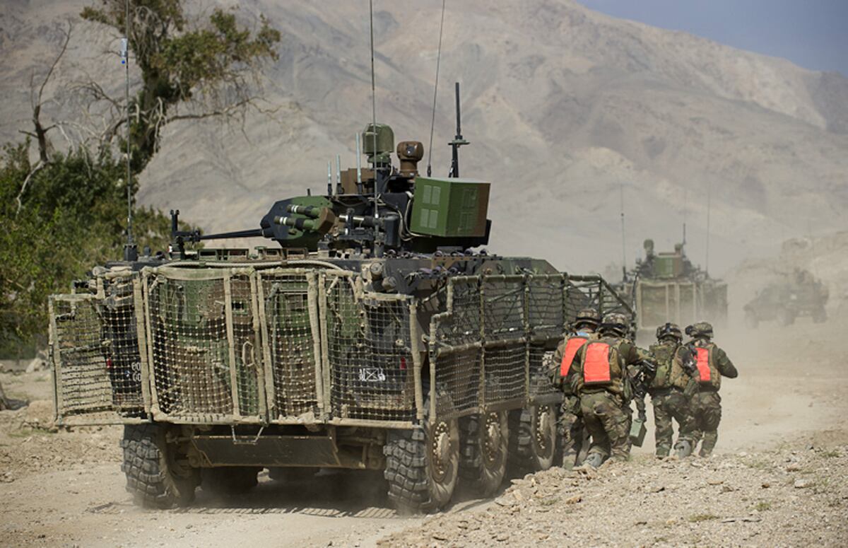 UK Returns Sights to 8x8 Armored Vehicle