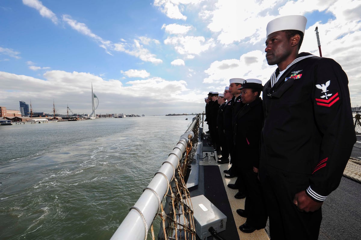 Sailor petition forces White House review of Navy's unpopular ratings ...