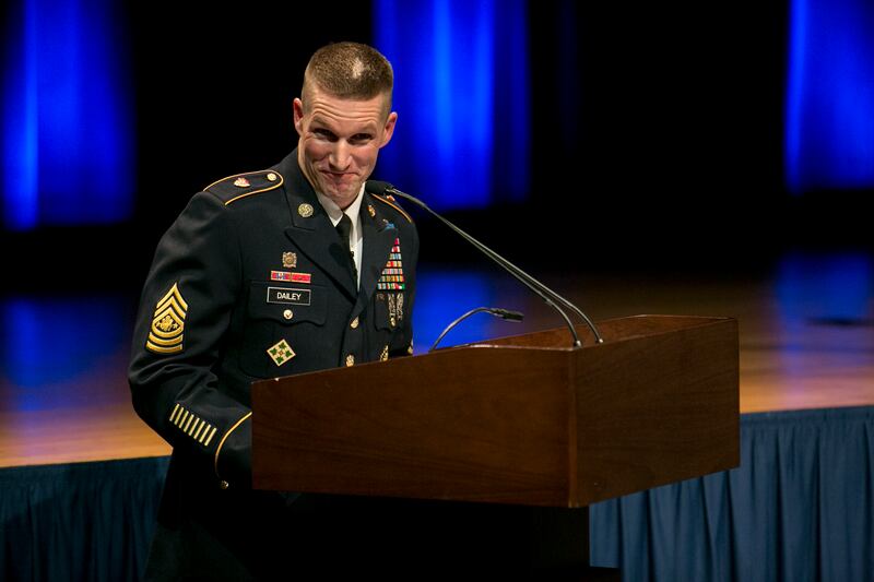 Army considering special pay for soldiers who deploy