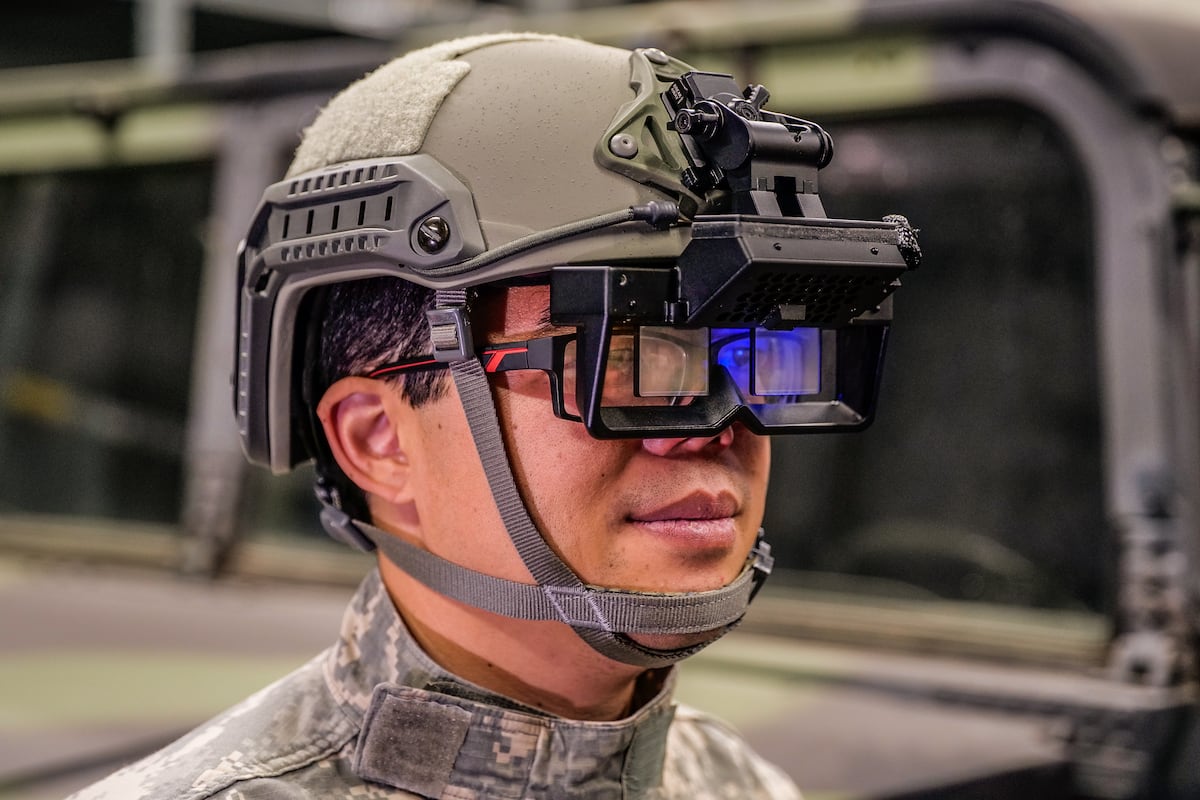 Honeywell unveils 360-degree display military drivers can wear