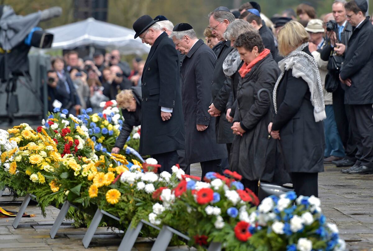 Ceremonies mark liberation of 2 Nazi camps 70 years ago