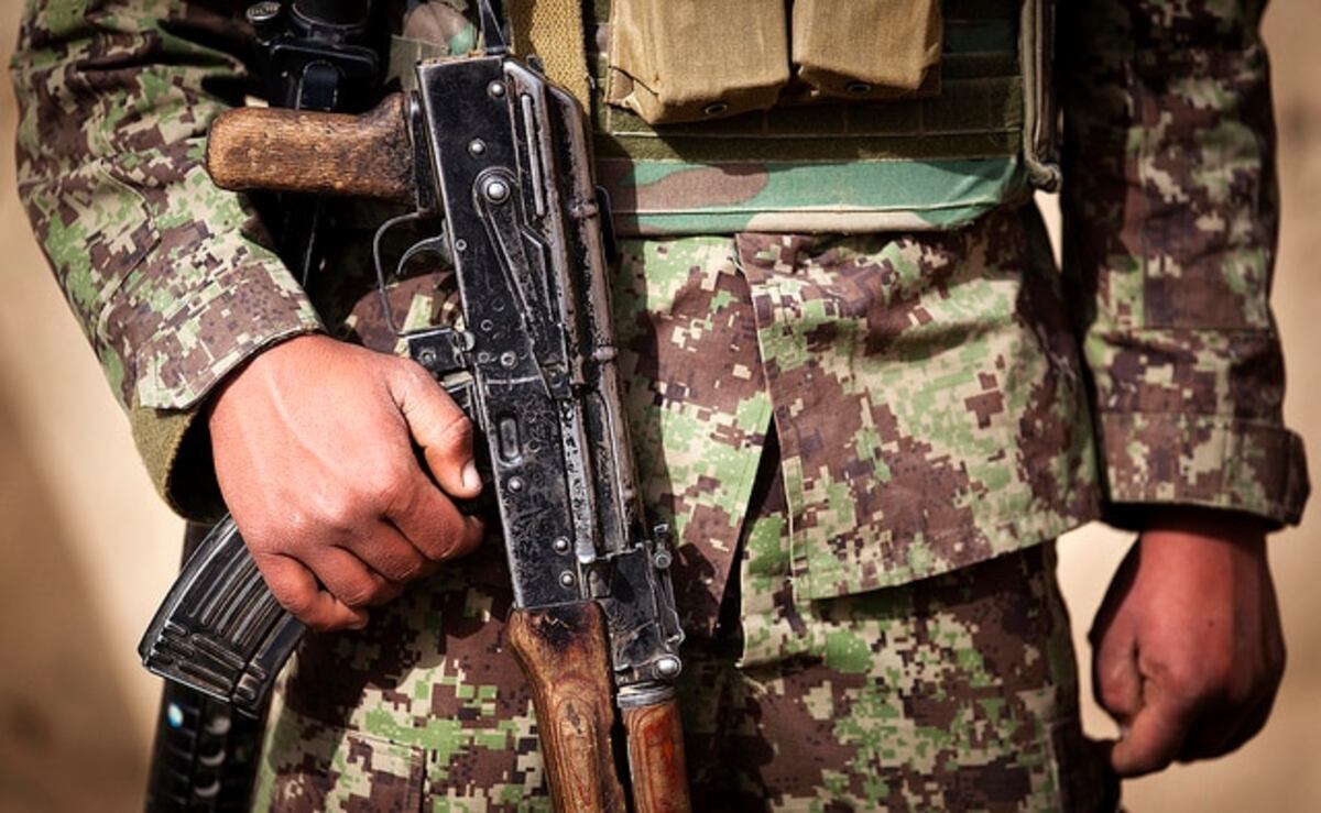 Will DoD please stop making stupid uniform decisions? We're begging at ...