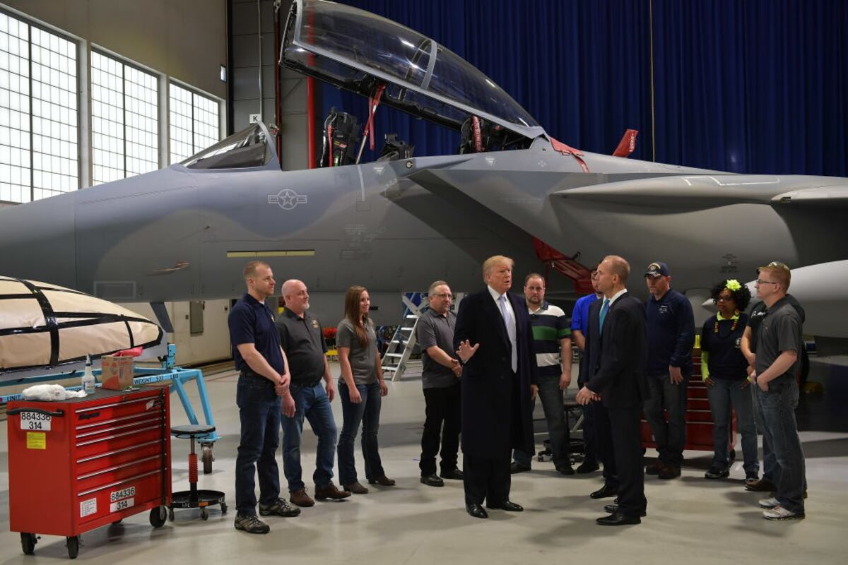 Trump: Boeing could get financial bailout for coronavirus
