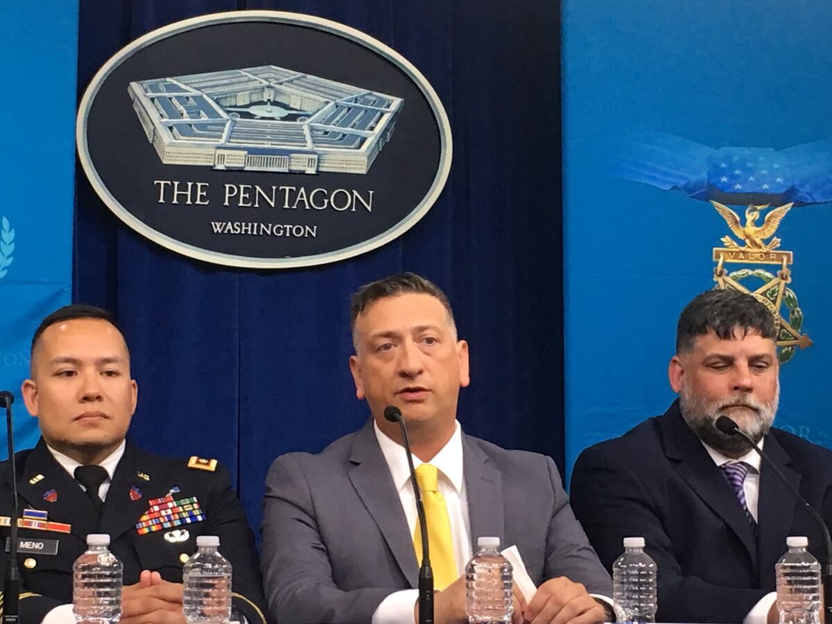 Watch Medal of Honor recipient David Bellavia talk about the threats ...