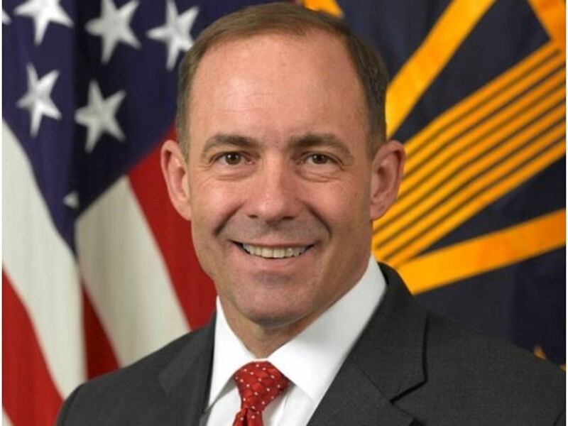 Unarmed Army Ranger confronts a shotgun-wielding robber during Sunday ...