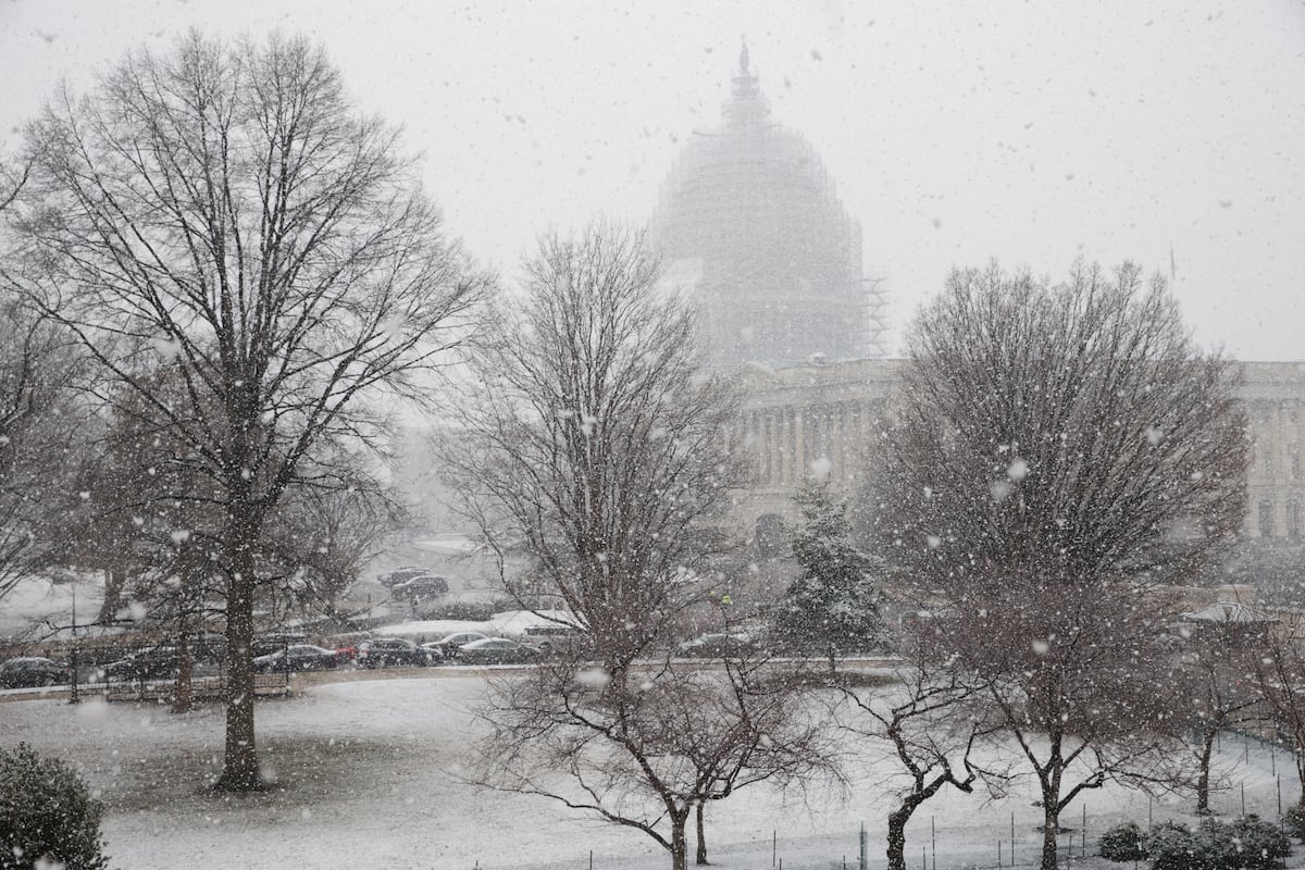 Federal offices in DC area closed due to snowstorm