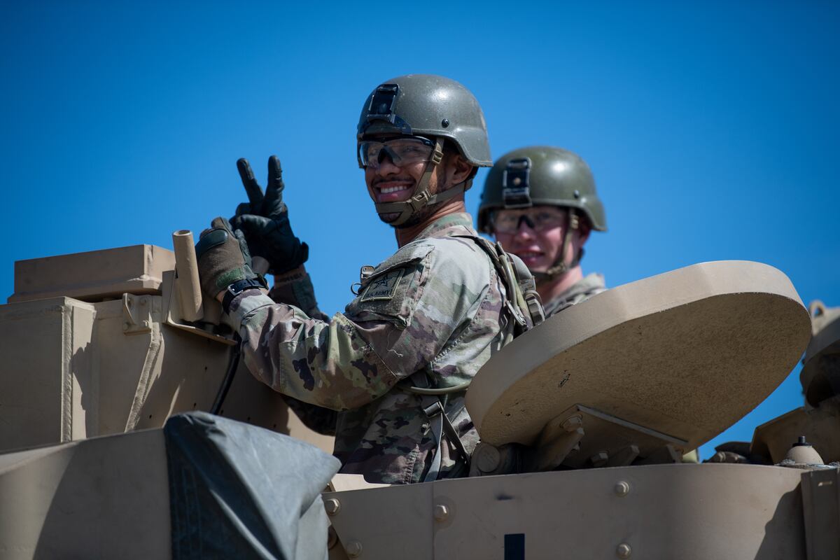 Army to create new armor-aligned Bradley crew member job field