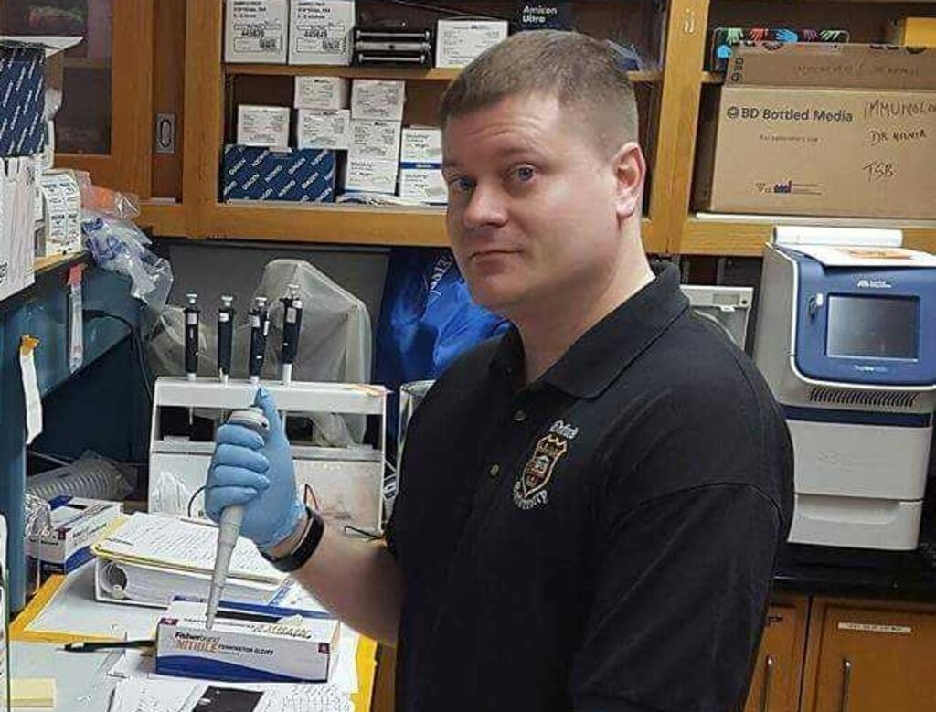 Retirement Guide: BRS or legacy? We’ll help you find the right path