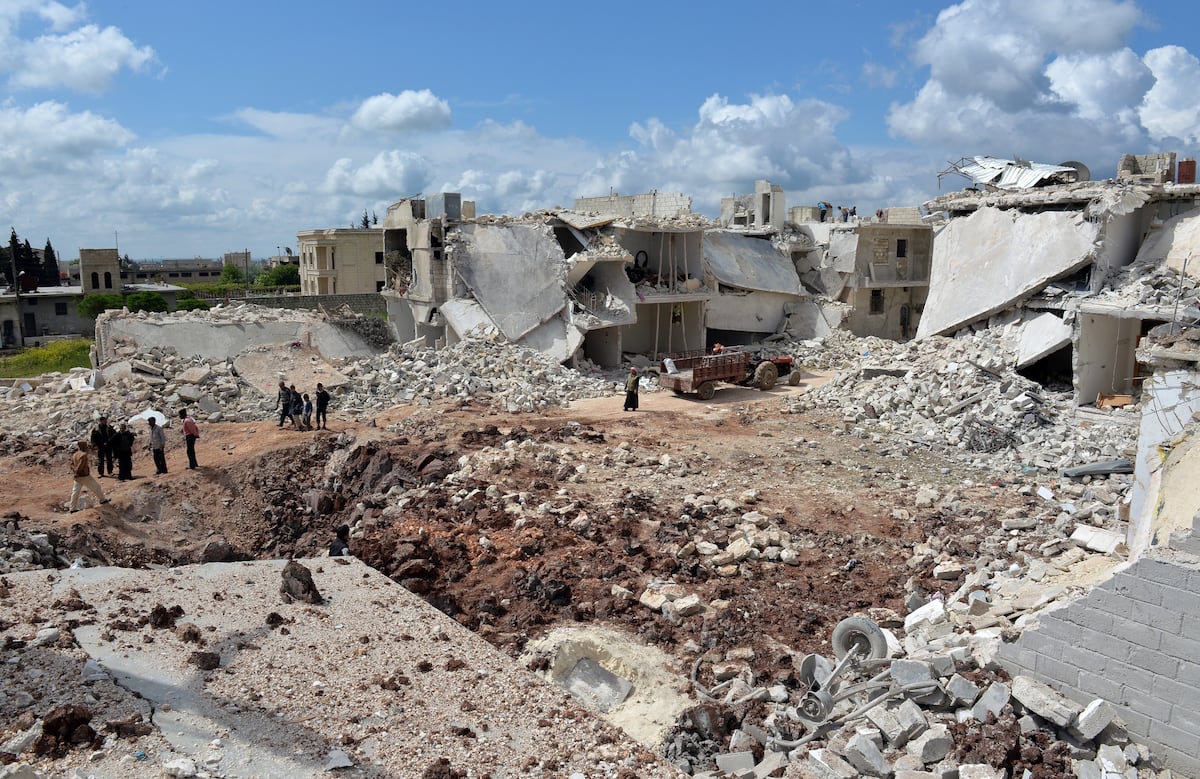 Syrian rebel group leaves their HQ after clash with al-Qaida