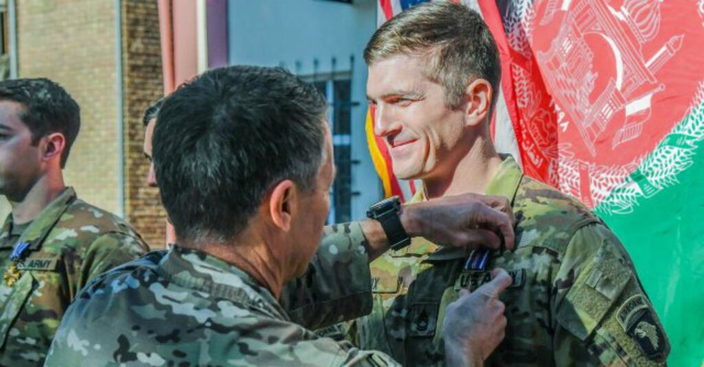 Desert Storm Apache crews awarded Distinguished Flying Crosses