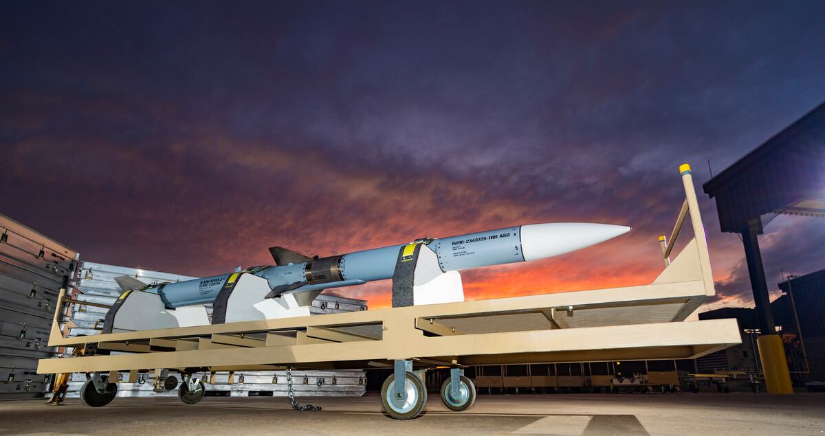 Raytheon wins $972M order for Advanced Medium Range Air-to-Air Missile