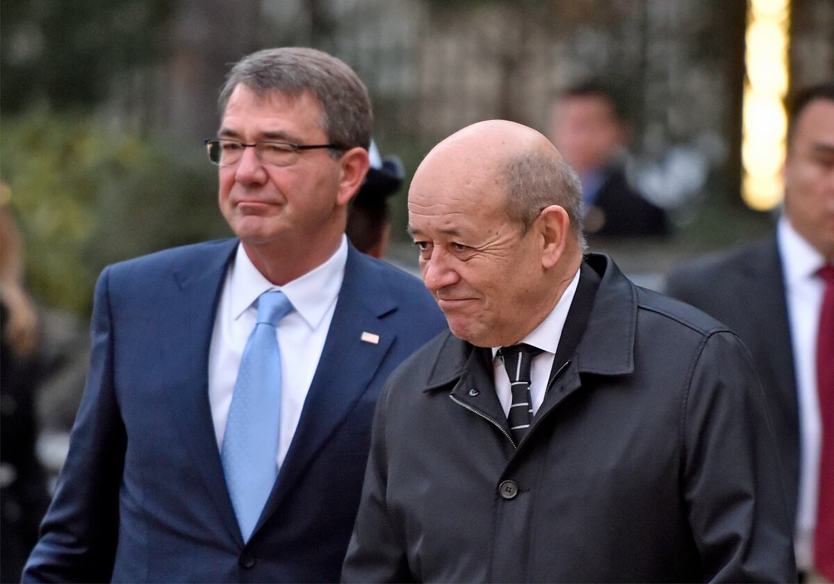 Coalition Defense Ministers Plot Anti-ISIS Campaign