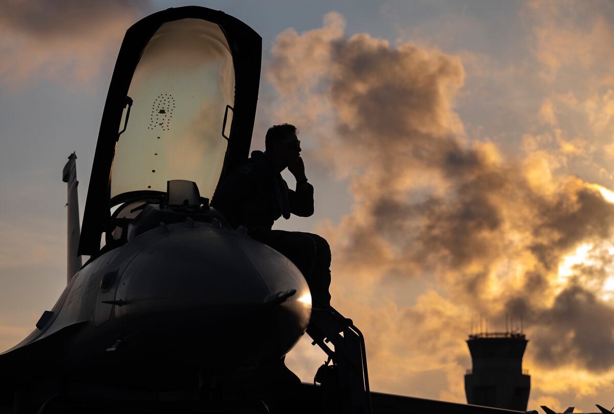 Air Force aviators could nab $50K each year by staying in uniform