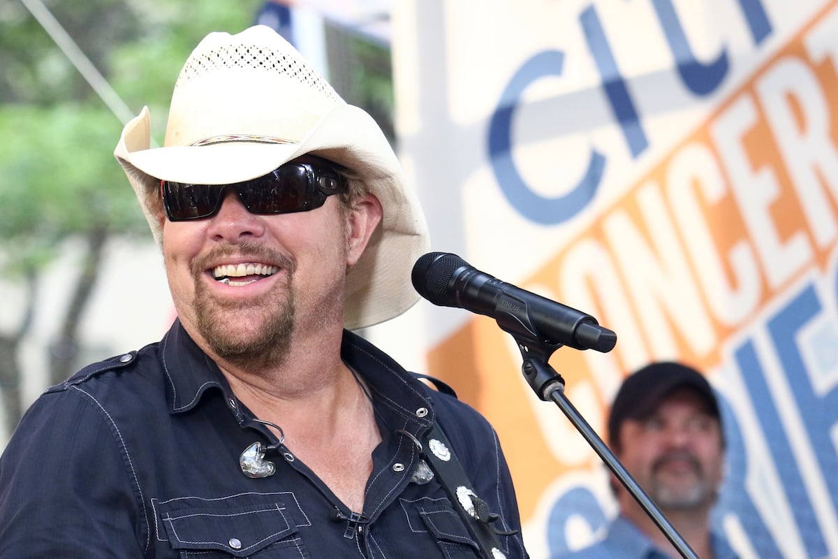 Toby Keith, country music star and USO staple, dies at 62