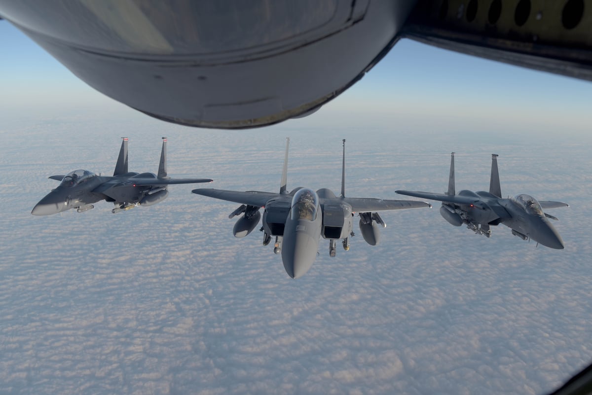 Lakenheath F-15Es train with Swedish special operators