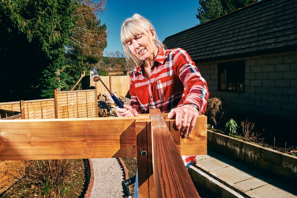 Be Well: DIY Huntress Sam Raimondi Builds Backyard Deck