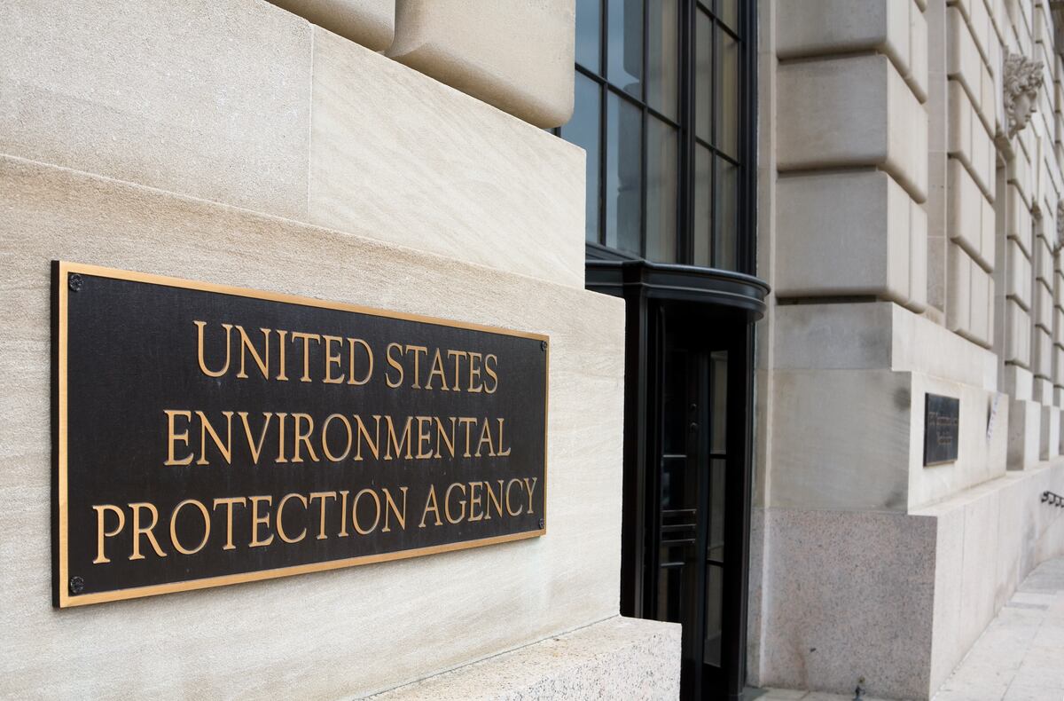 EPA Proposes Banning Cancer-Causing Chemical