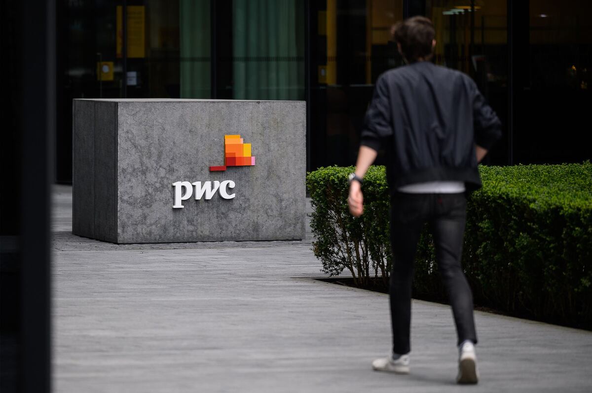 PricewaterhouseCoopers Offers Employees Bonuses to Go on Vacation