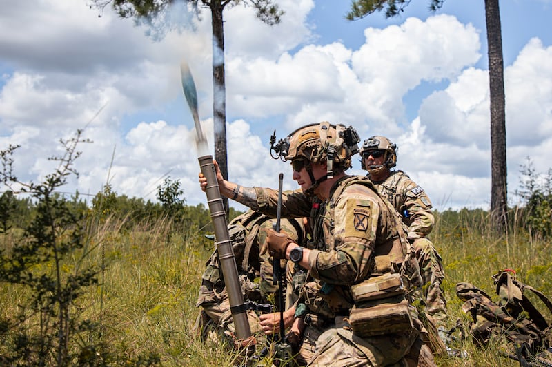Army mortar crews trade laptops for phone app