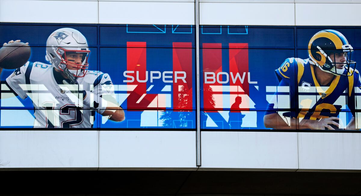 How to Advertise During the Super Bowl ー Without Buying Ads