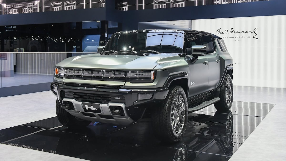 Crash Investigator: Heavy EVs Could Injure, Kill More People