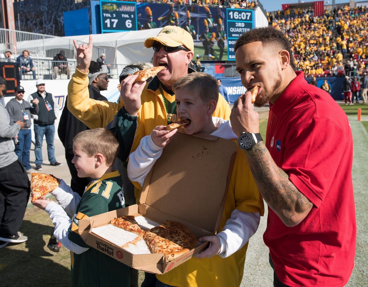 Pizza Hut Is the New Official Pizza of the NFL
