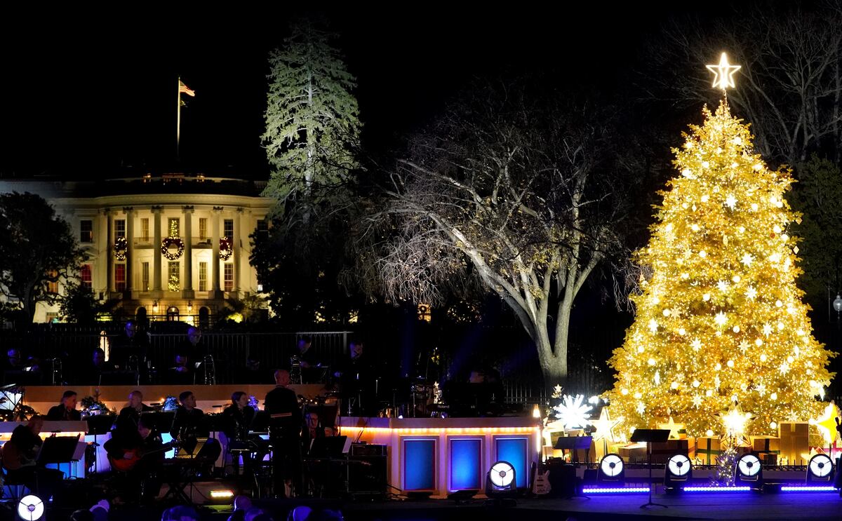 Is Christmas or New Year’s Eve a federal holiday?