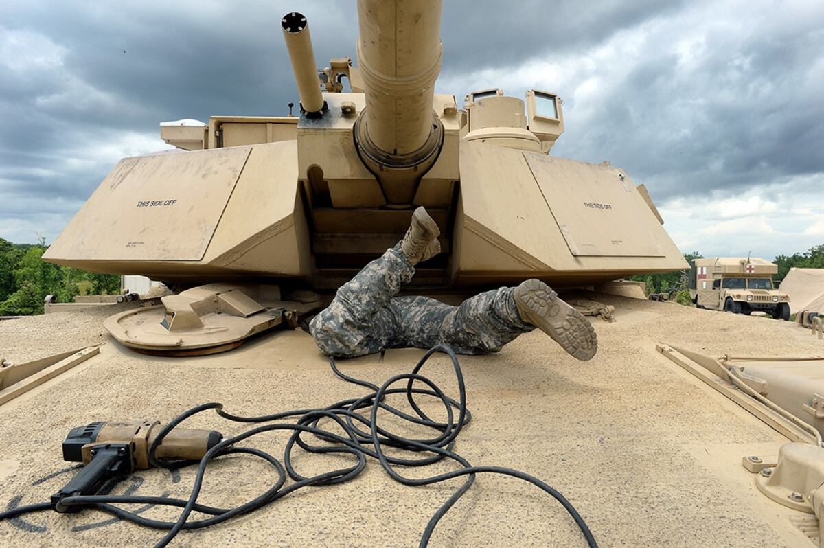 Soldiers from Army’s newest armored BCT win ‘best tank crew’ trophy
