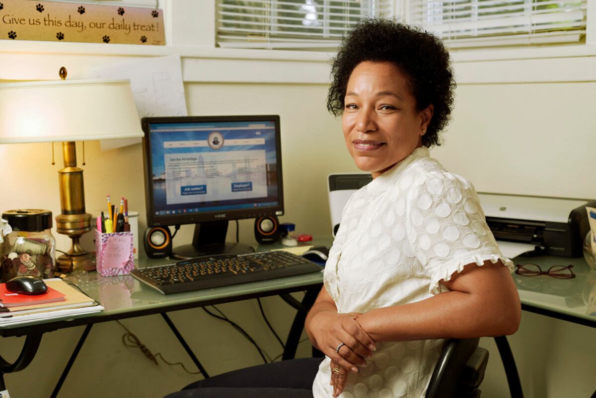 Navy wife's website helps spouses, dependents find jobs