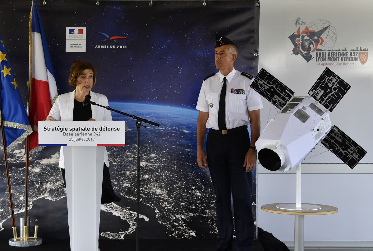 France plans to boost its self-defense posture in space