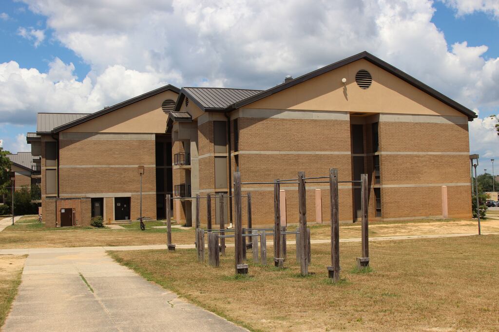 Here’s the plan for the moldy Fort Bragg barracks that caused 1,200 to ...