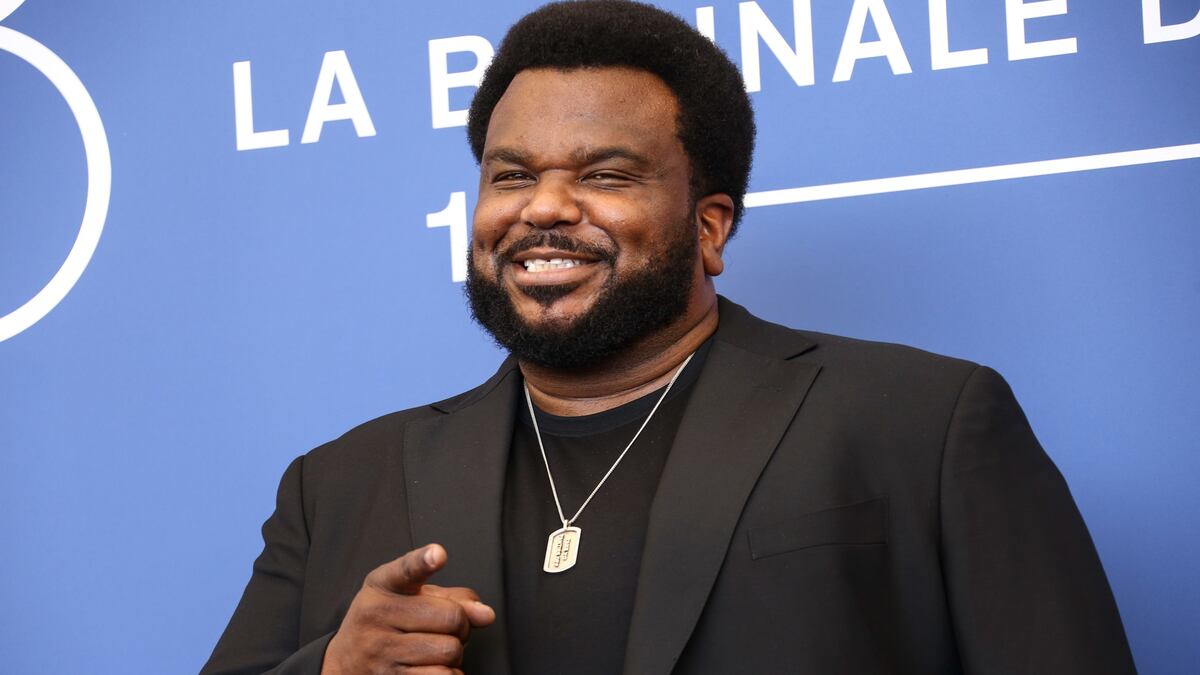 'Killing It' Star Craig Robinson Is Luckily Not Afraid of Snakes as ...