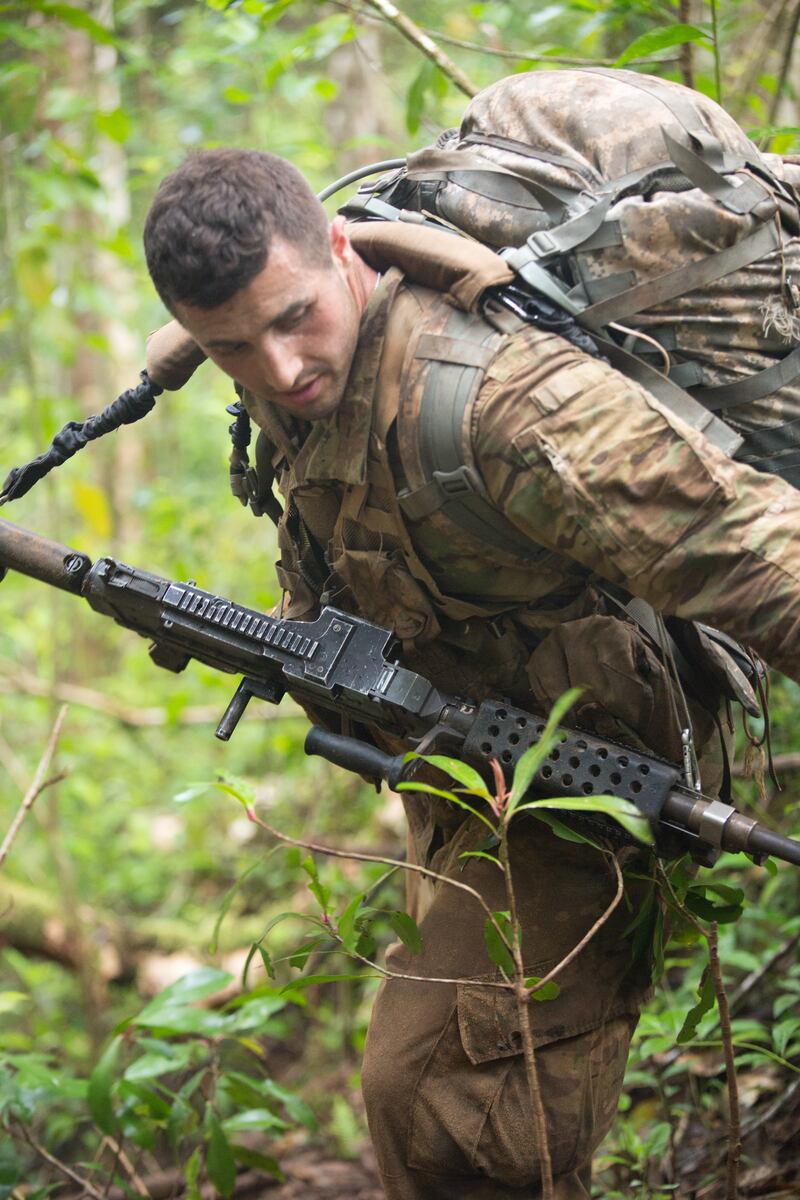 Soldiers wear new tropical uniforms and boots in jungle ACU field-test