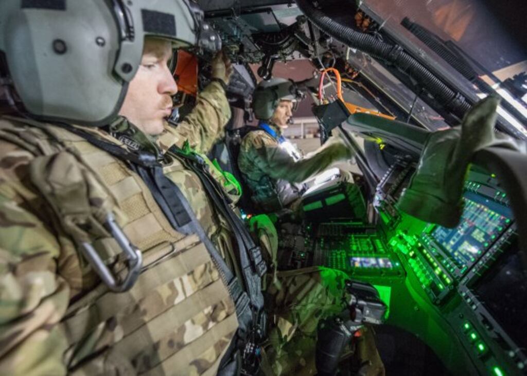 Pilots test new digital displays in Black Hawk helicopters to replace ...