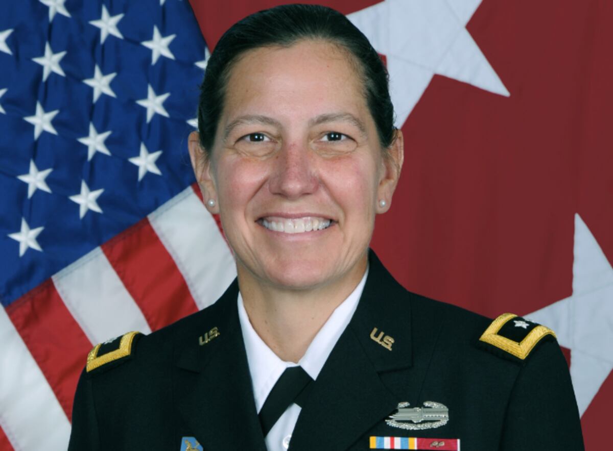 First woman to lead Army Reserve assumes command