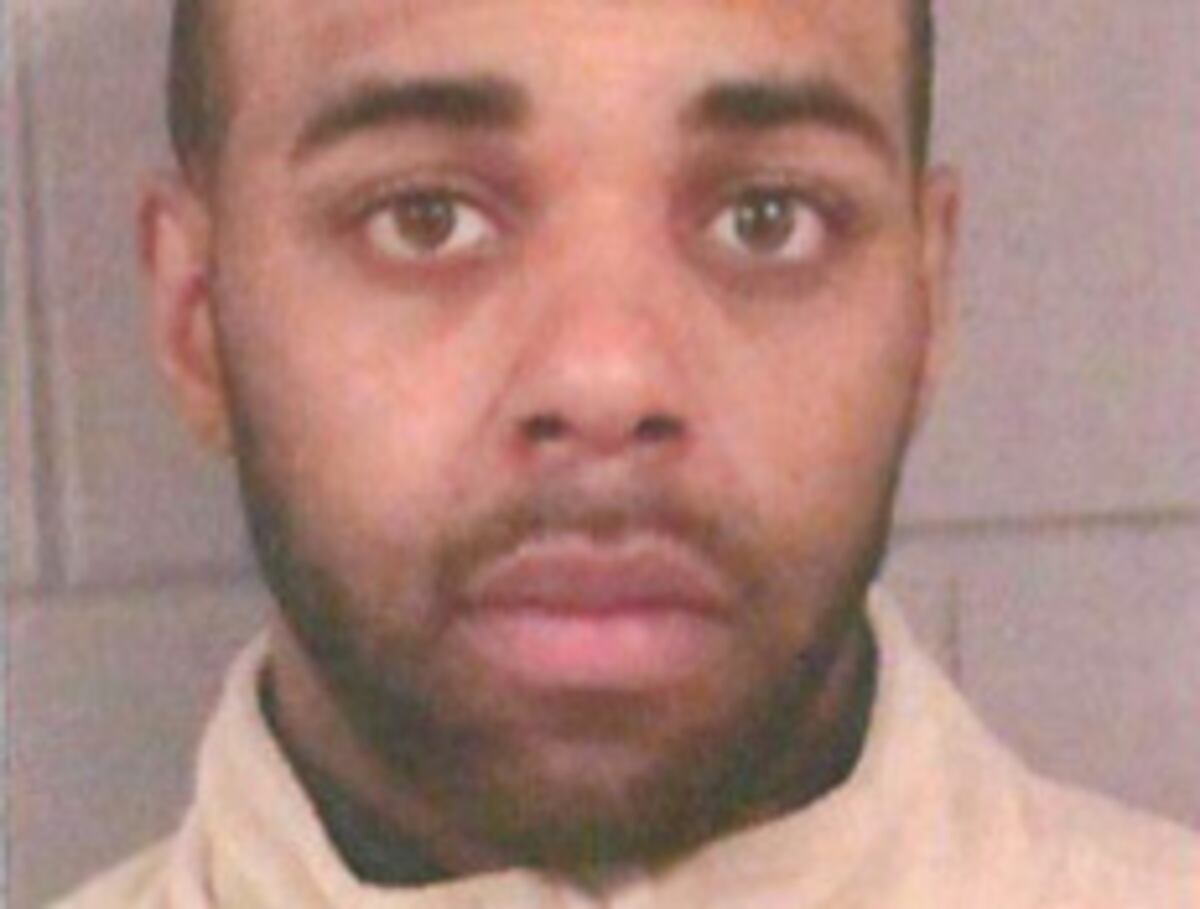 Round-the-clock federal manhunt underway for escaped inmate, a former ... Round-the-clock federal manhunt underway for escaped inmate, a former ...
