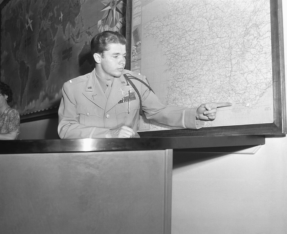 Today in history: Audie Murphy makes a one-man stand against German ...