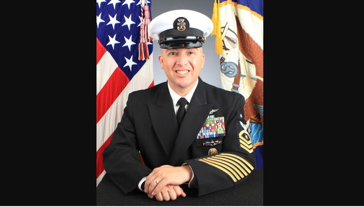 Navy fires helo squadron’s command master chief