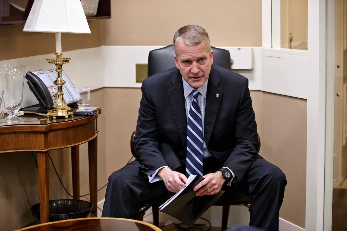 Dan Sullivan says he can be a military officer and U.S. senator