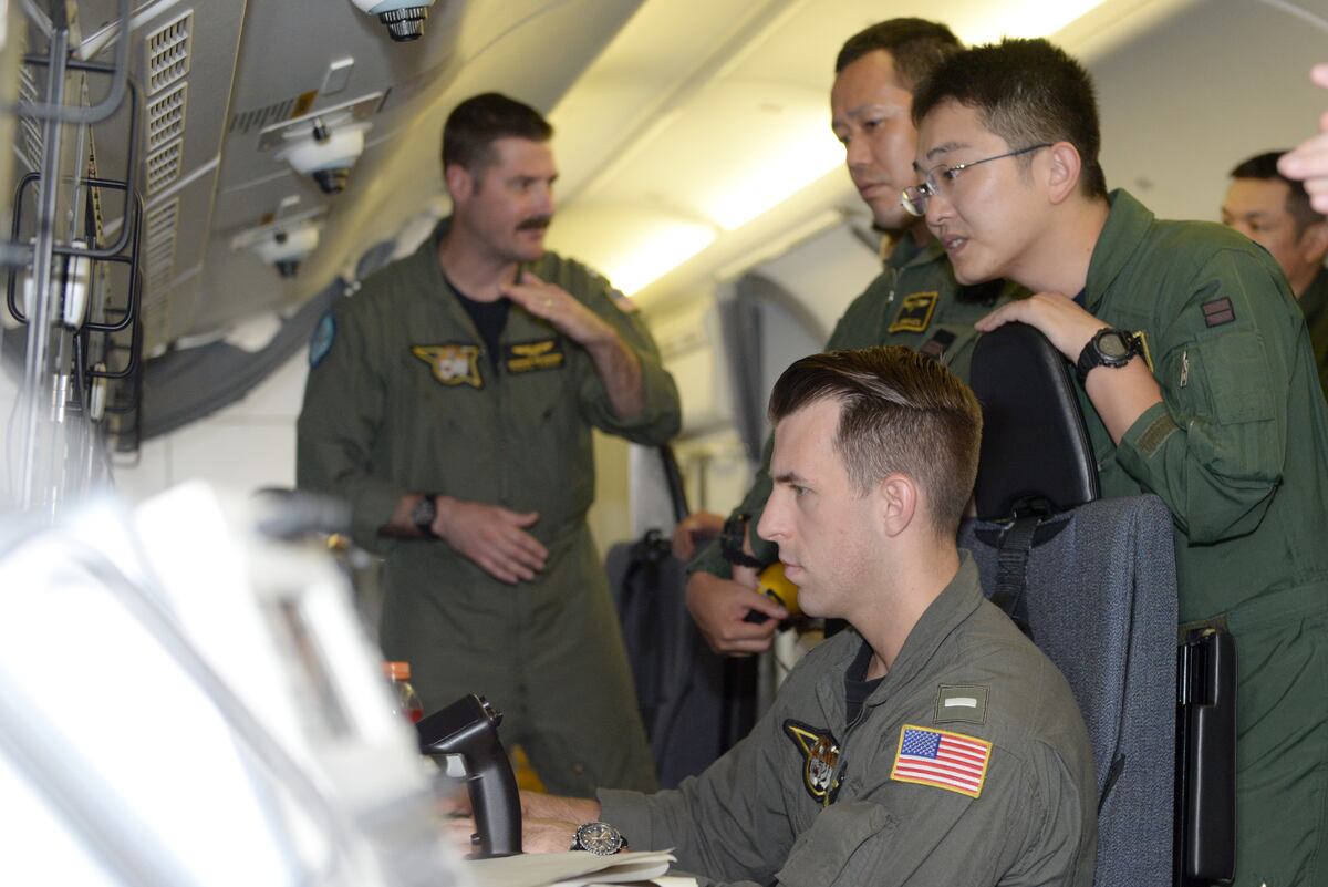 3 companies awarded Navy C4ISR contracts