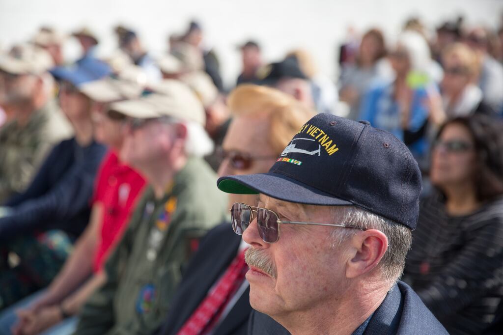 Fallen Vietnam pilots, crew members honored with monument at Arlington ...