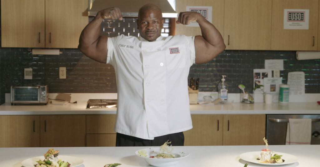 Unarmed Army Ranger confronts a shotgun-wielding robber during Sunday ...