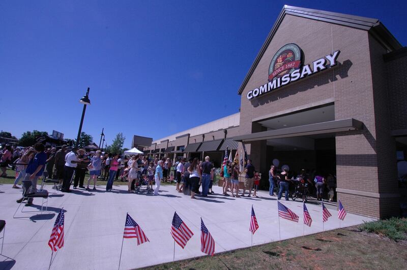 Commissaries running test of 'no-bagger' lanes