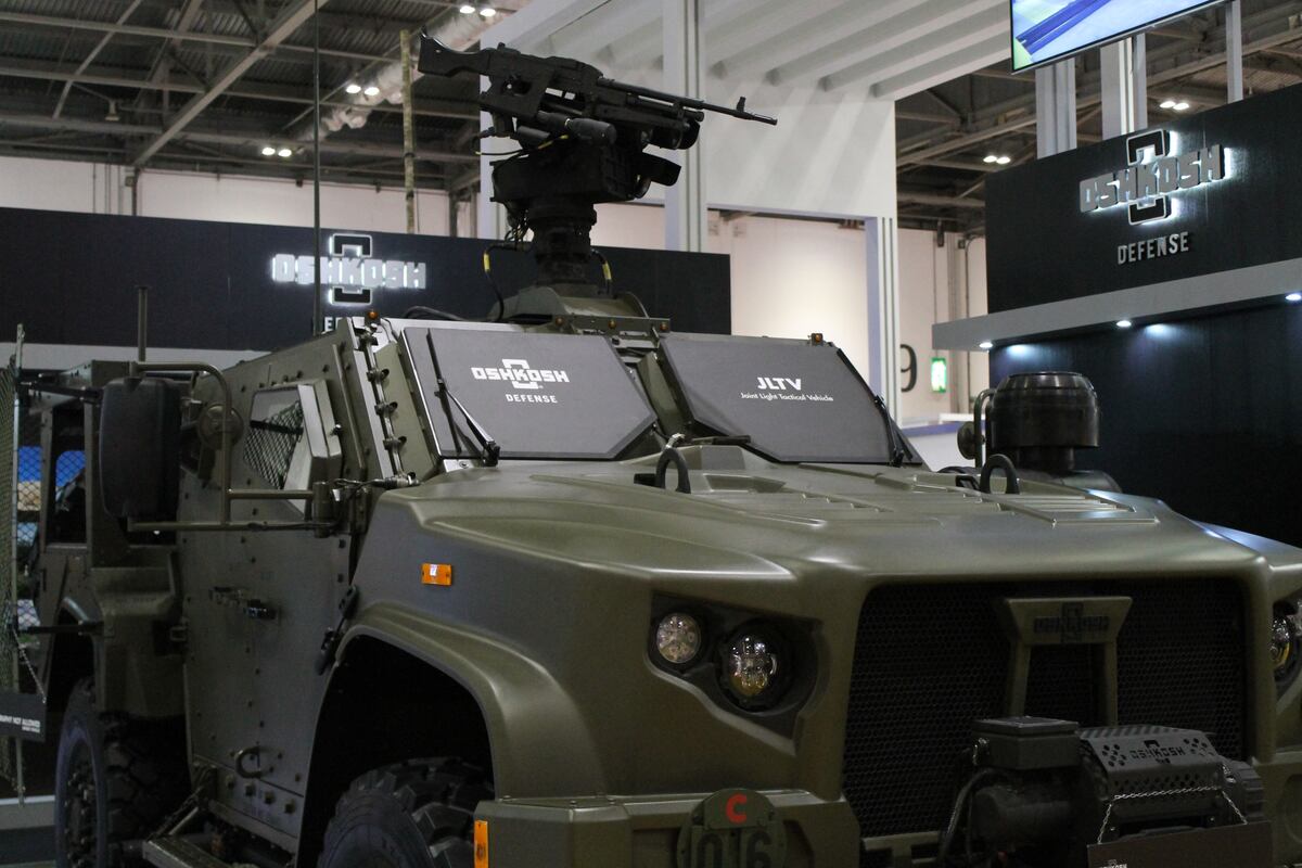 Oshkosh Defense fits remote weapon station, anti-RPG armor on JTLV