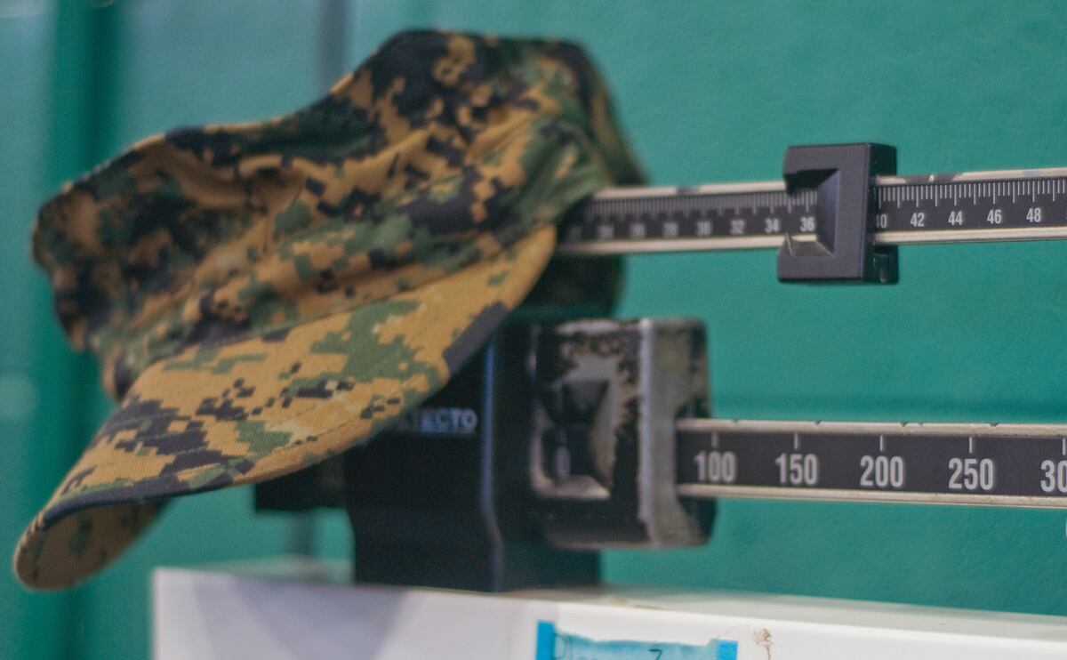 Marines consider more lenient body fat rules, new tape test tools