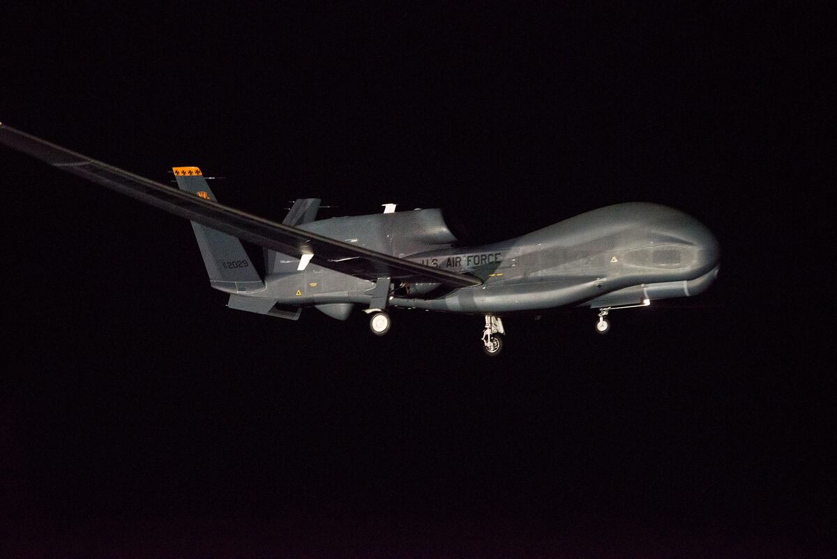 Global Hawk Makes Int'l Debut at Avalon Airshow