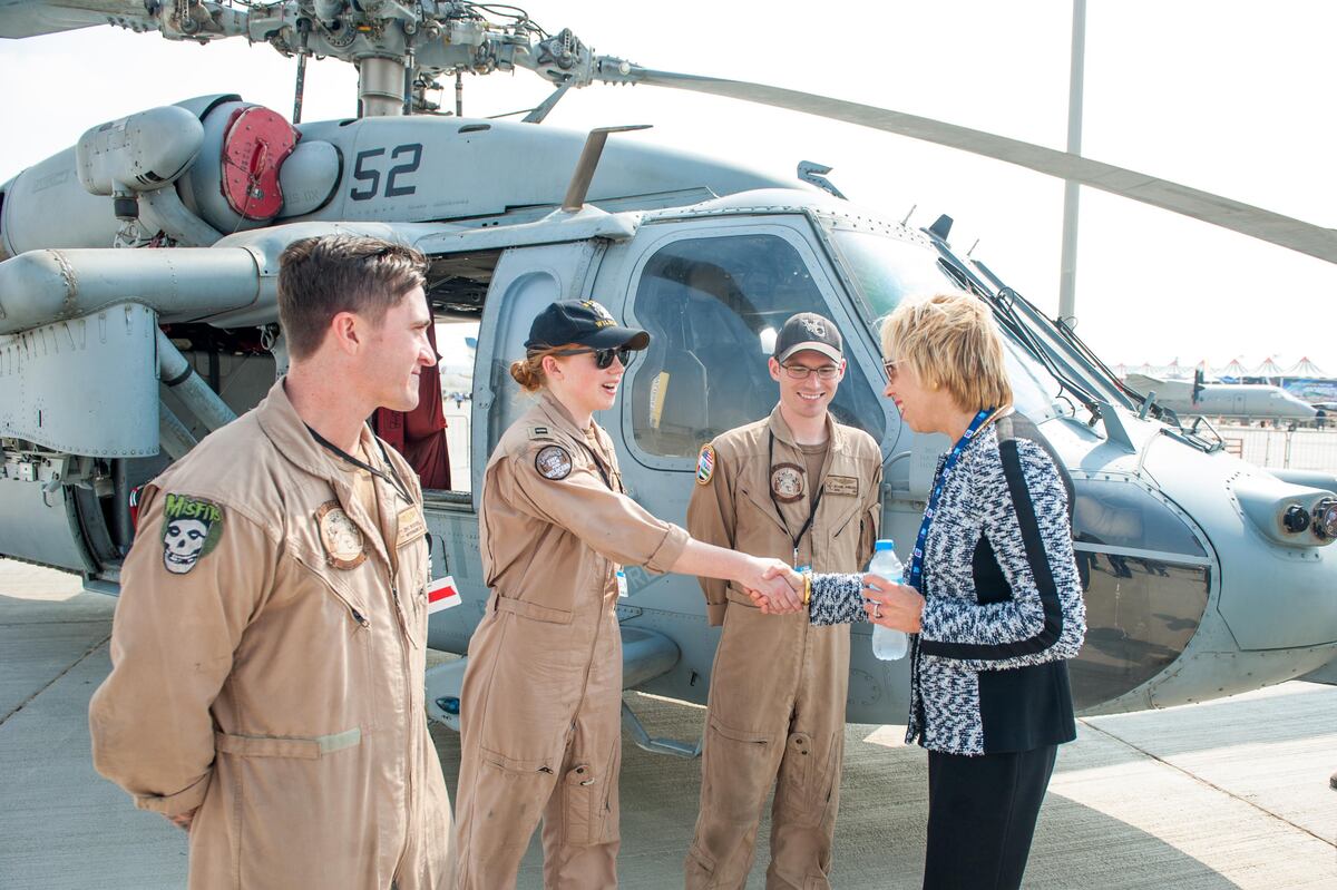 Policy shift: DoD is pushing major program management back to the military