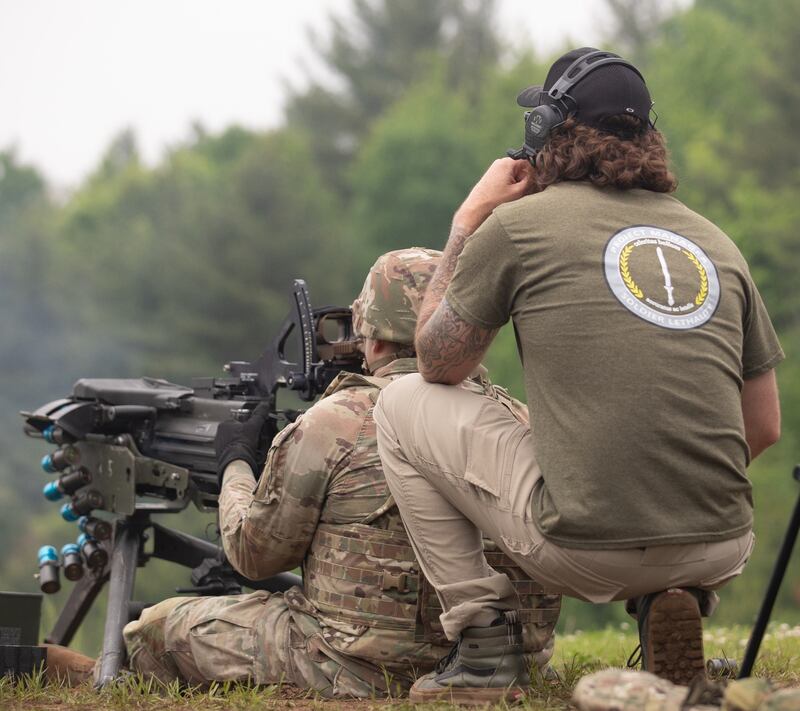 Soldiers with 10th Mountain Division test new machine gun optic